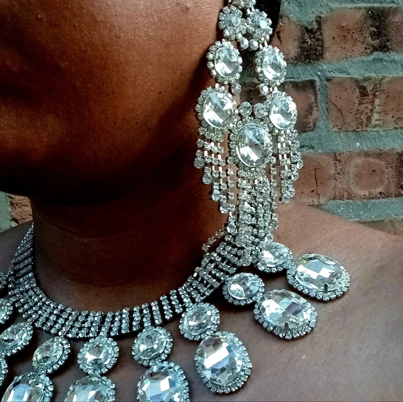 Jewelry | Stunning Rhinestone Collar Necklace And Clip On Chandelier ...